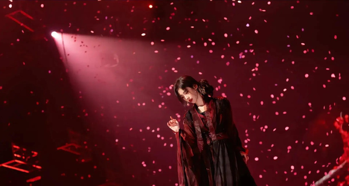 Ju Jingyi's Chinese style stage styling amazed everyone, and the chosen ...