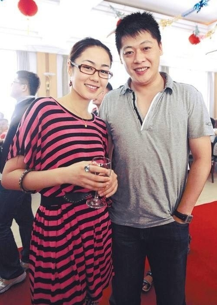 Solo dancer on stage: Wang Yabin, rejecting the light and shadow of the ...