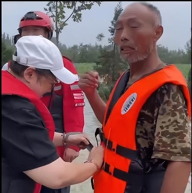 Han Hong, who has been wrongly accused of embezzling hundreds of ...