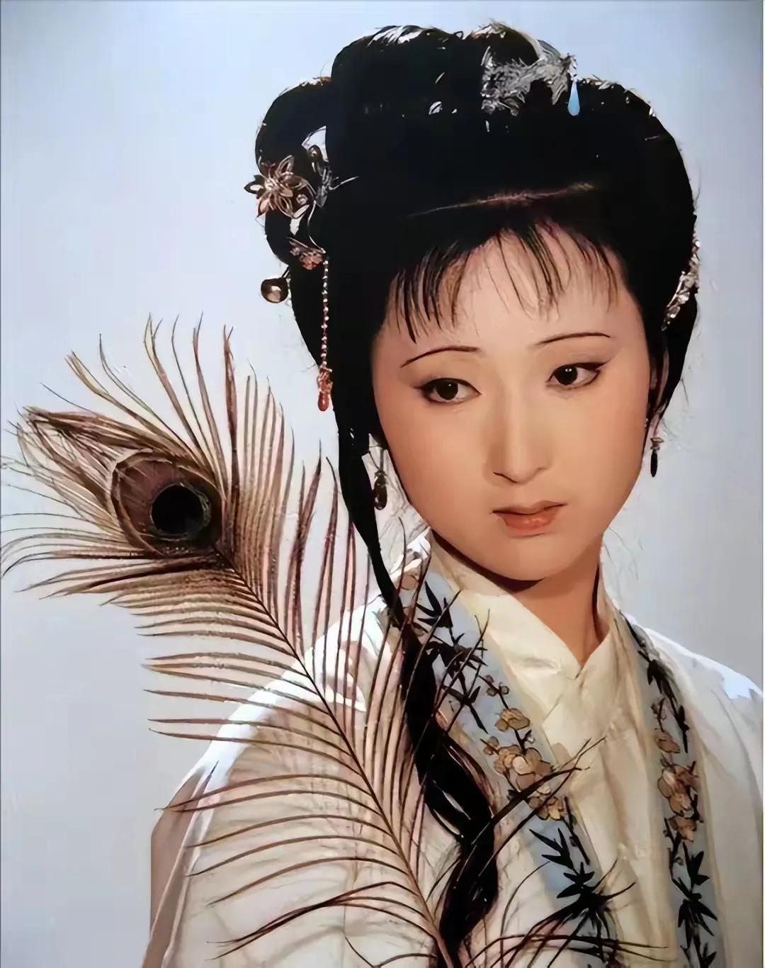 Hooked nose, three white eyes, yin-yang face, Chen Xiaoxu, who is not ...