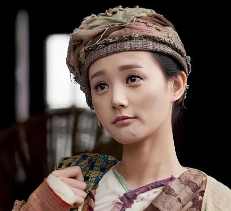 Athena Chu: I must be the most beautiful Huang Rong. As for the busty ...