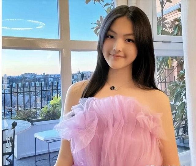 Li Xiang finally turned over! Wang Shiling, who was raised by her rich family, helped her mother ...