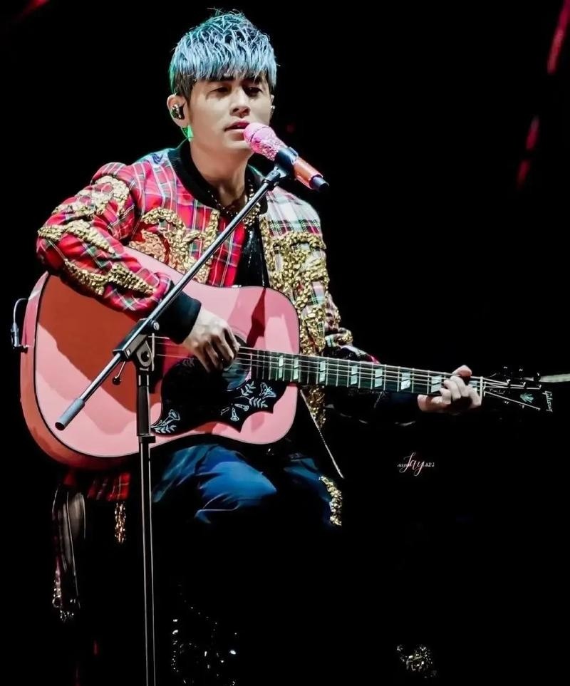Jay Chou's Singapore concert went crazy, she sang "Bu Cai" and then ...