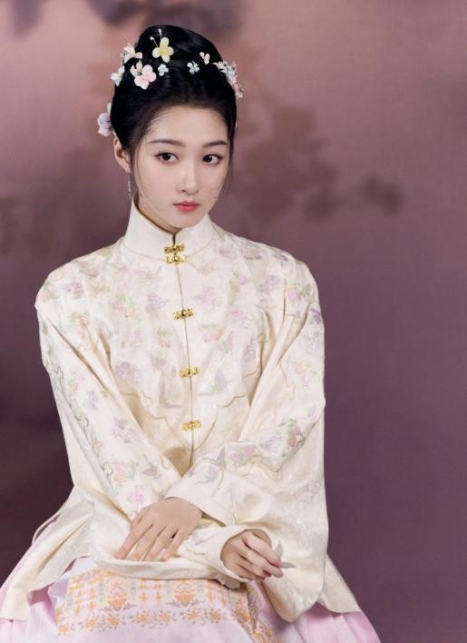 The same Tang Zhuang, comparing Liu Shishi with Yang Zi and Liu Yifei ...