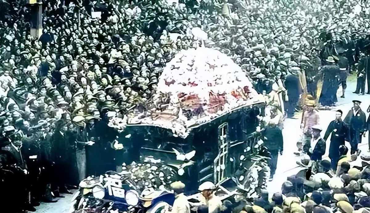 In 1916, after Sheng Xuanhuai passed away, his funeral was extremely ...