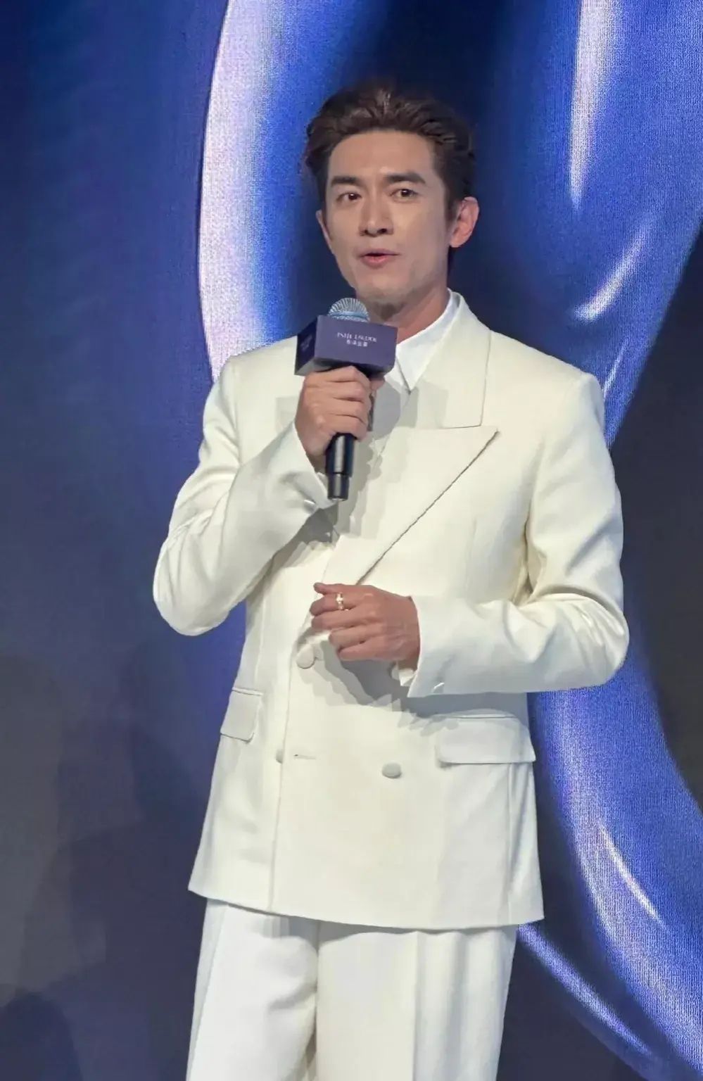 Lin Gengxin, Miao Miao and Wu Qianyu are in the same frame at the ...