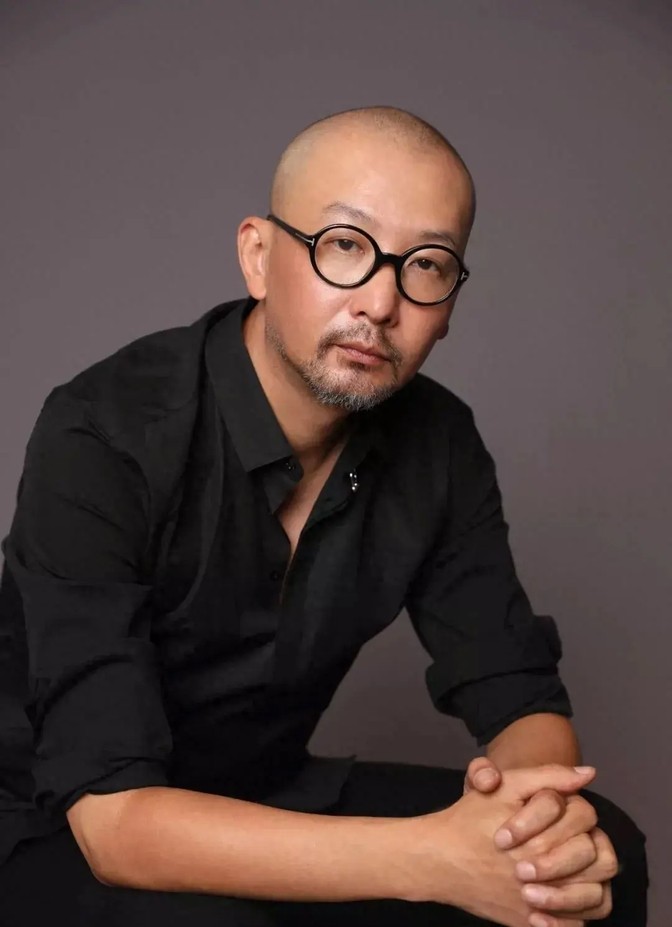 196cm giant director! Guan Hu is taller than Fei Xiang, and his god ...