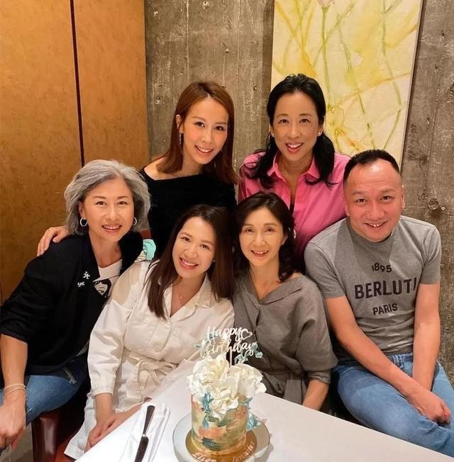 Monica Chan celebrates 66-year-old Lingling Zhu's birthday! The two ...