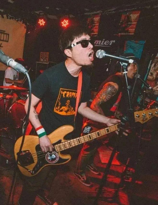 Lost Dog Band: The moment you jump up, everyone looks up to your ...