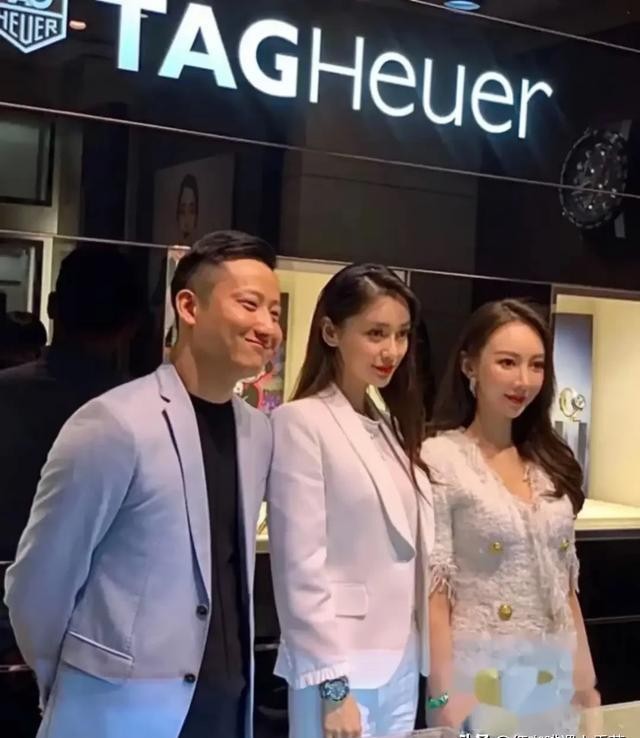 What a cycle of fate! Is Yang Ying so regretful? She took a photo with ...