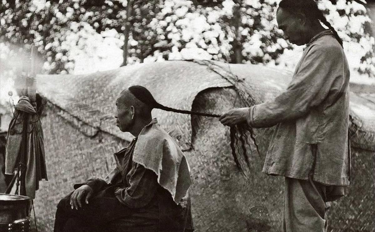 Why did people in the Qing Dynasty shave their hair in front and leave ...