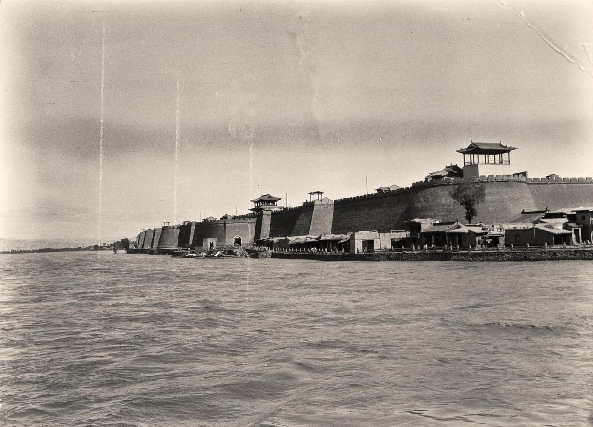 Influential figures in old photos of the Republic of China: historical ...