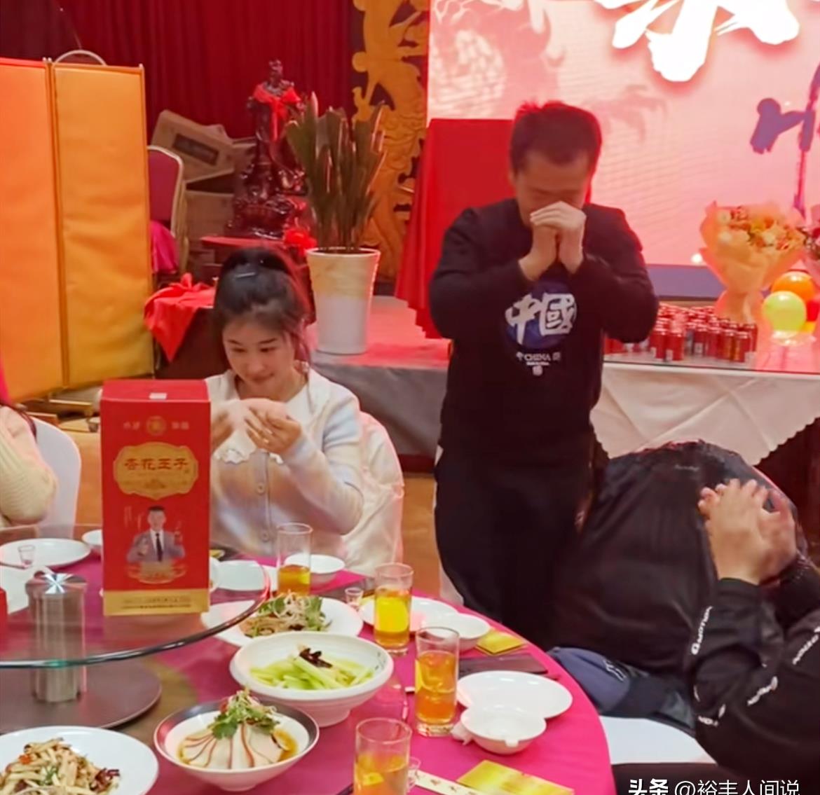 It is revealed that 40-year-old actor Li Jiaming successfully proposed ...