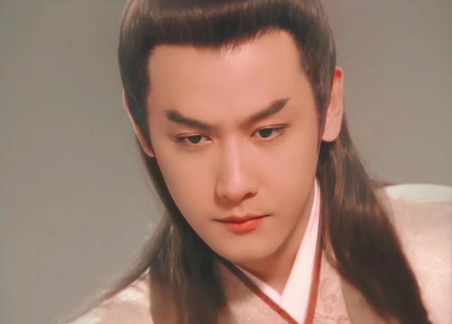 3 years after "Snow Swordsman", he starred in "Young White Horse Drunk ...