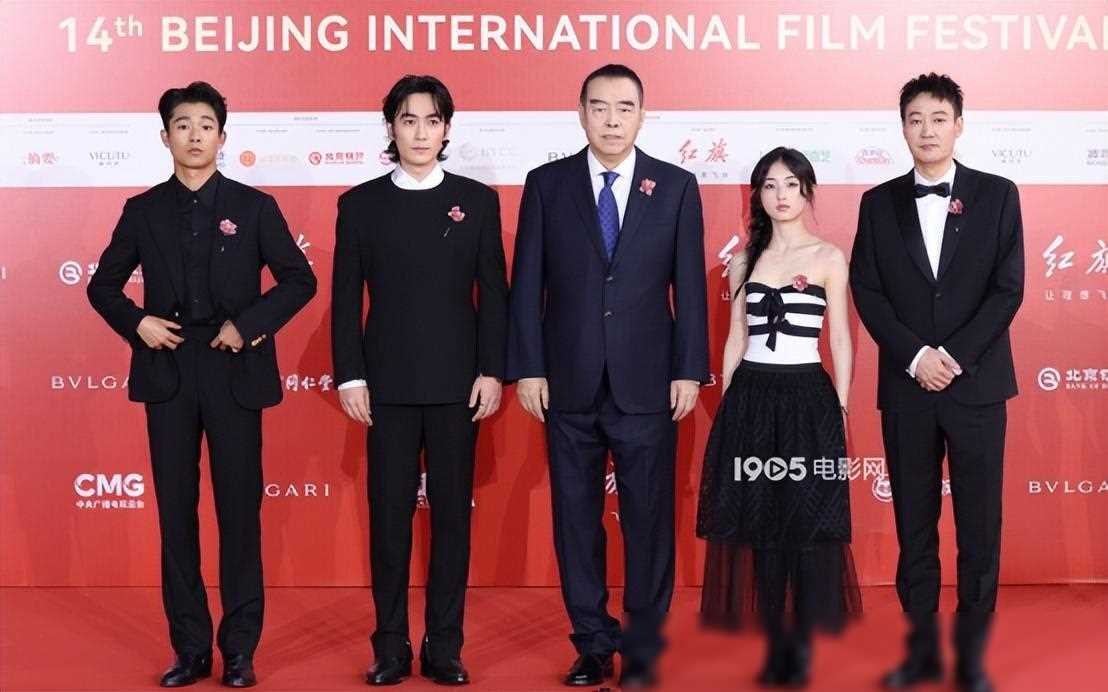 At the Beijing Film Festival, Xin Baiqing, who was "snubbed" on the red ...