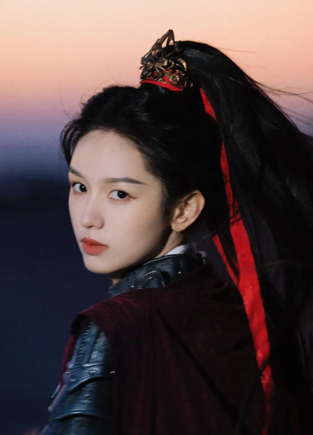Zhou Ye's ancient style battle-damaged makeup is so cool! Netizens said ...