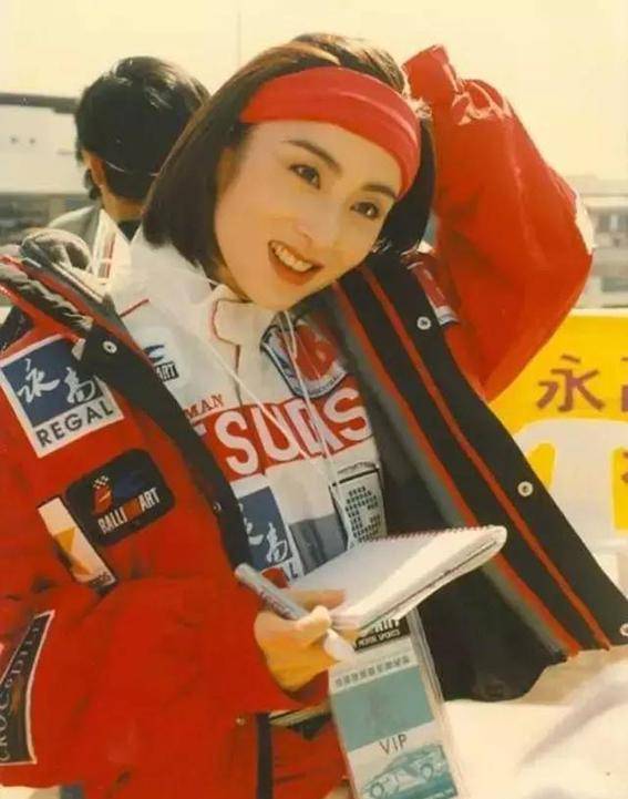 54-year-old Zhang Min: She was exclusively favored by Hong Kong tycoon ...