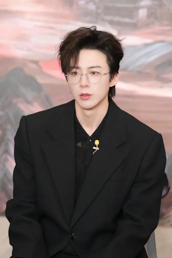 Liu Yuning's stunning performance of "I Love the Country More than the ...