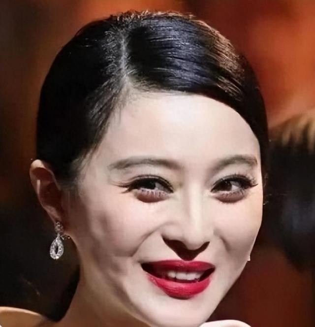 It's terrible without filters! Jin Chen's nose is crooked and her eyes ...