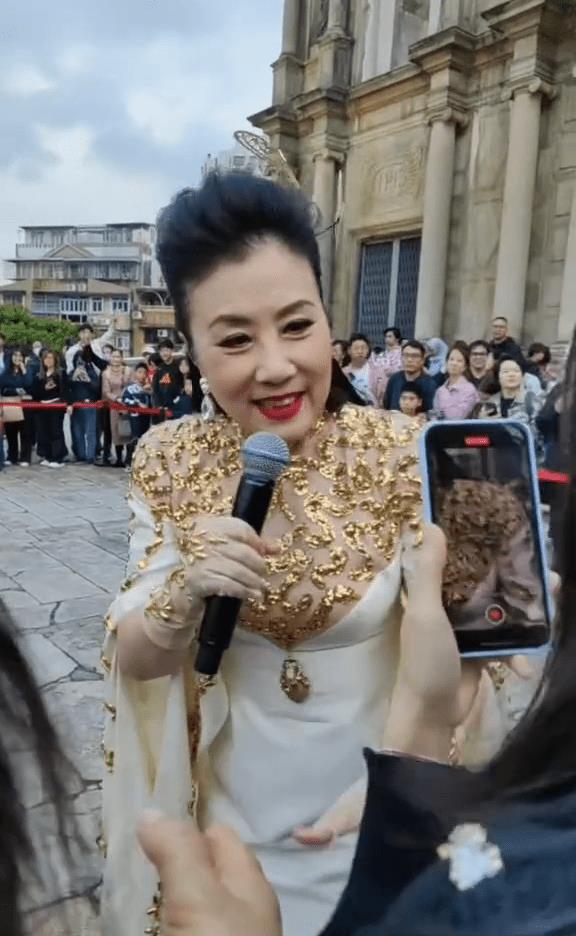 76-year-old Wang Mingquan performs domineeringly on the streets of ...
