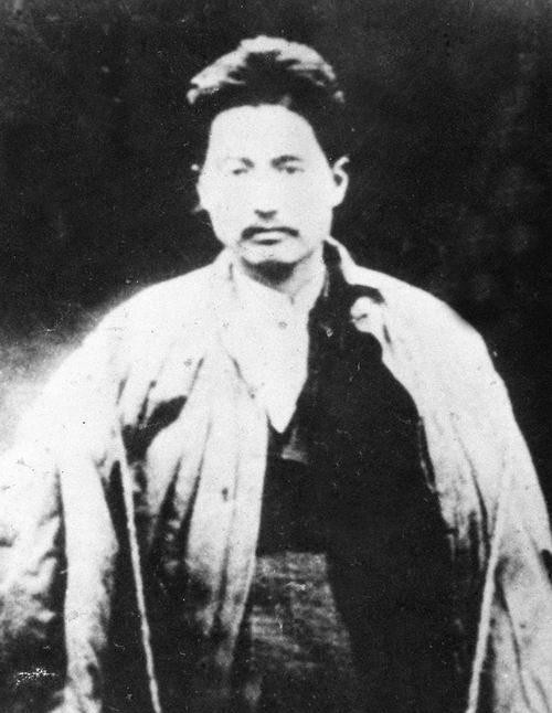In 1977, Huang Wei came to Fang Zhimin's tomb and said in tears: I have ...