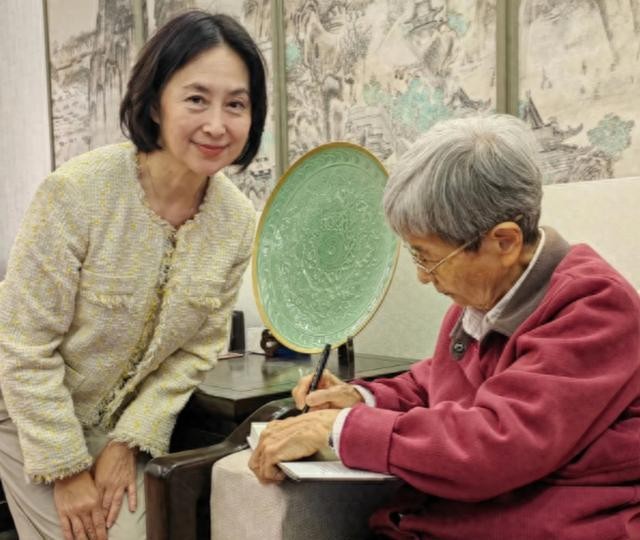 It turns out that the Fok family is the largest shareholder of Macau ...
