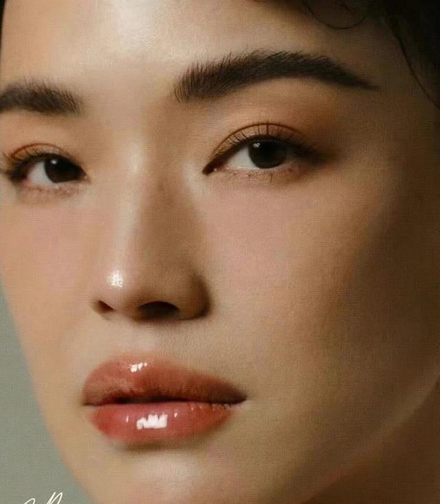 You also have to look at the big flowers! 47-year-old Shu Qi shows off ...