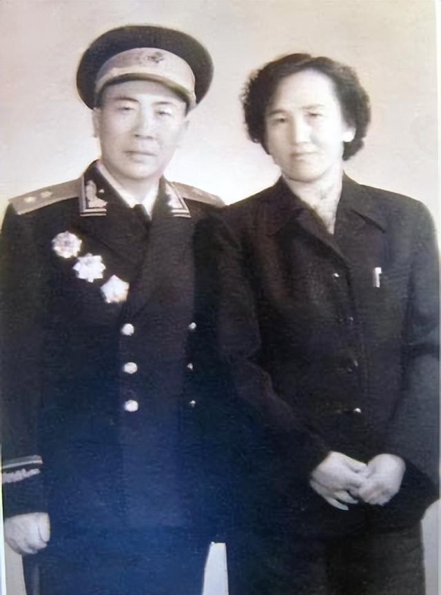 In 1968, when Mao Zedong came to Wuhan for a rest, he summoned Zeng Siyu and said: "I heard that ...