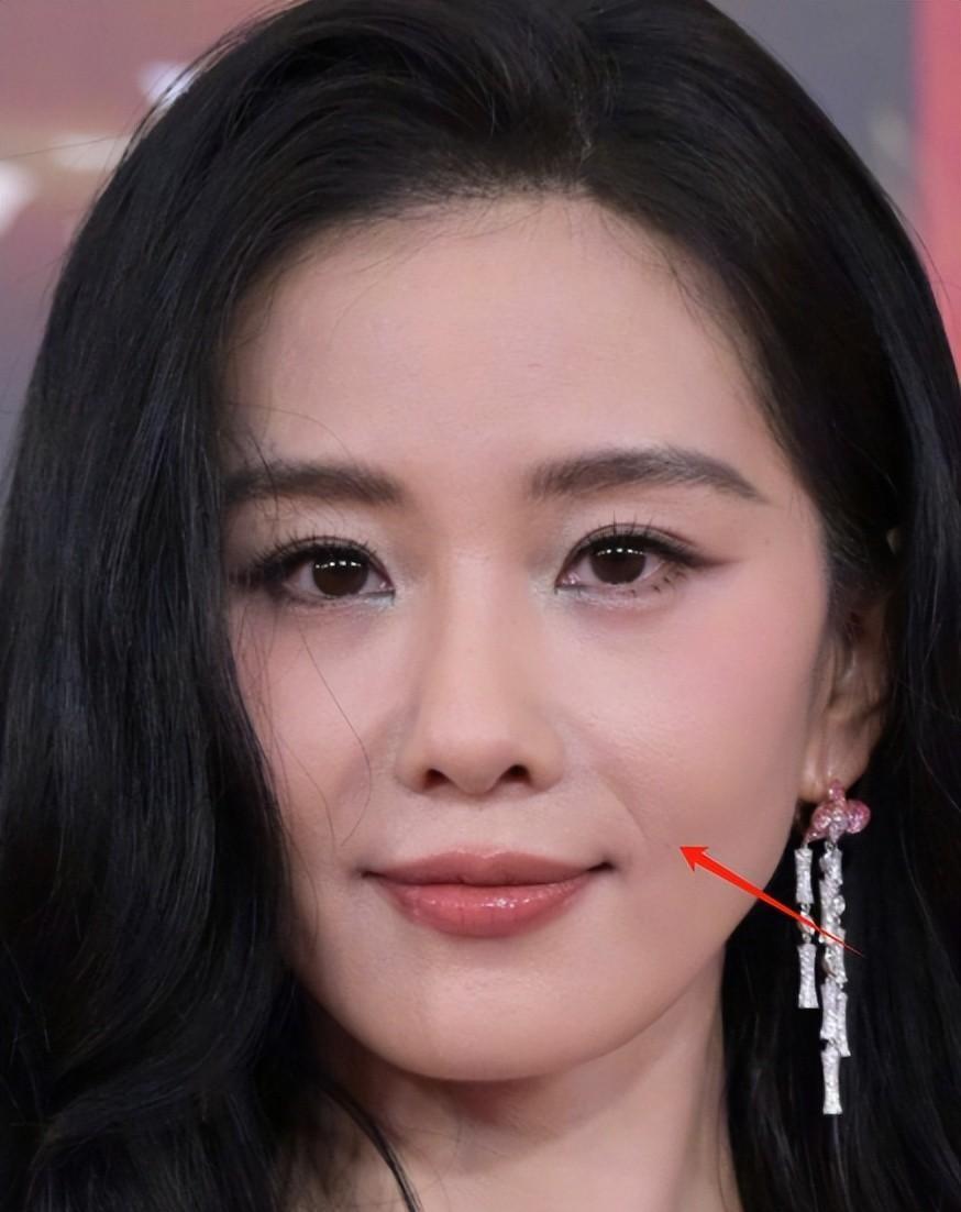On this night of Weibo, Liu Yifei's nasolabial folds and Gao Ye's waist ...