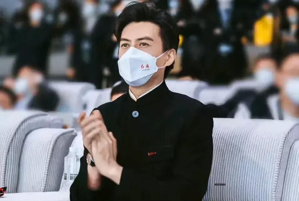 Jin Dong was promoted to head of the China Coal Mine Art Troupe and his ...