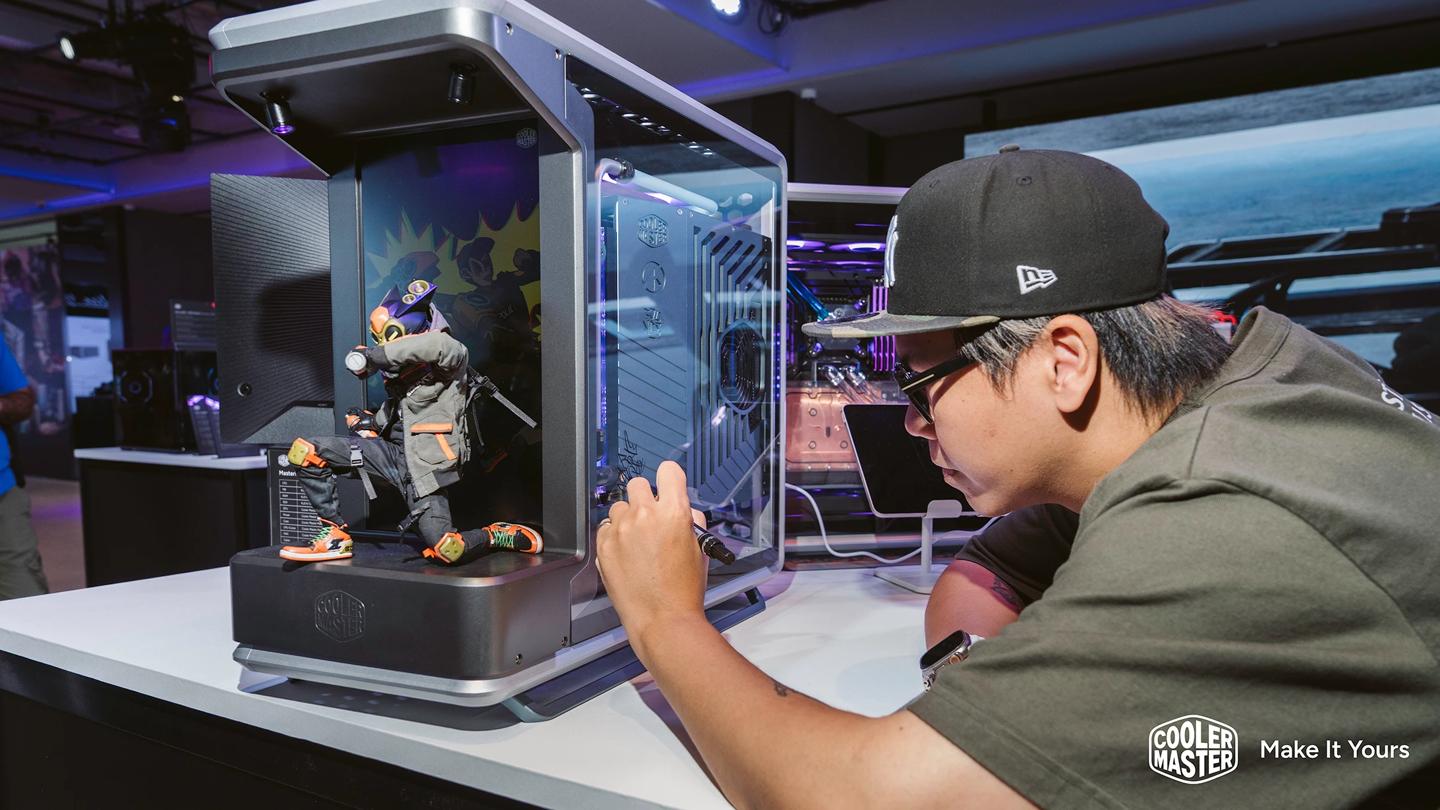 MasterFrame family expands, Cooler Master exhibits multiple new chassis ...