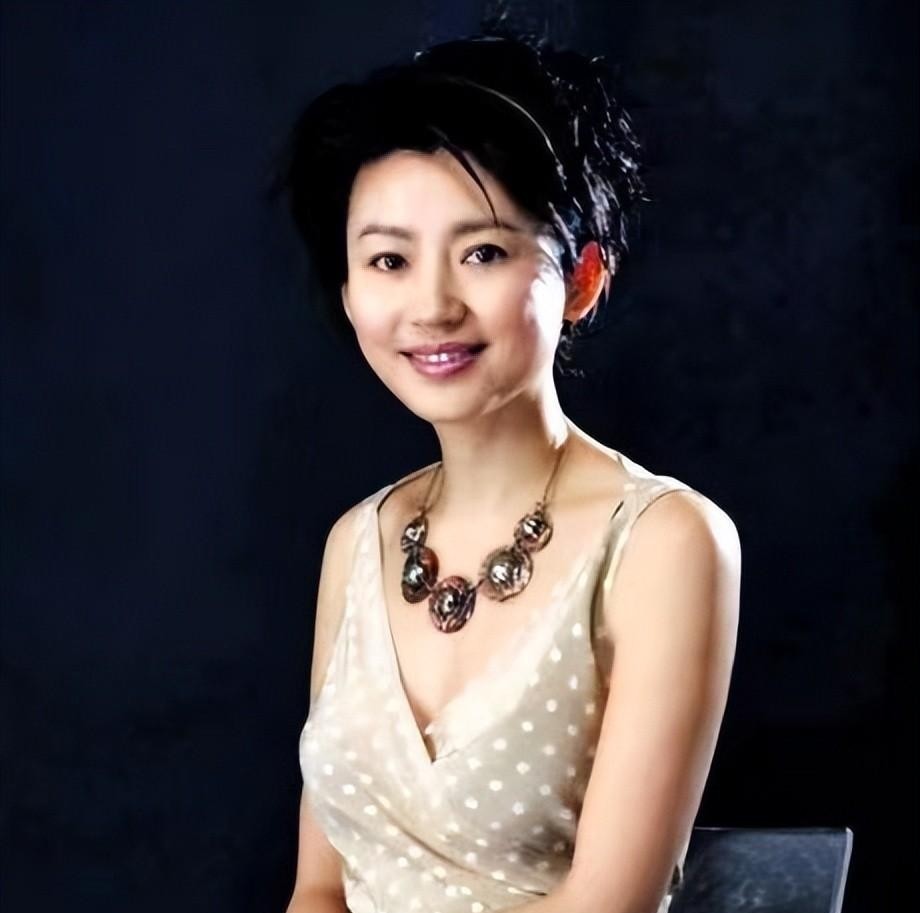 Wang Xiaoya, who was once more popular than Dong Qing, married a vice-state-level official 13 ...