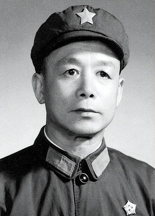 Gu Mu admitted in his later years that he missed the democratic times ...