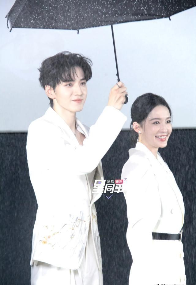 "Seven Nights of Snow" road show, 34-year-old Li Qin and 25-year-old ...