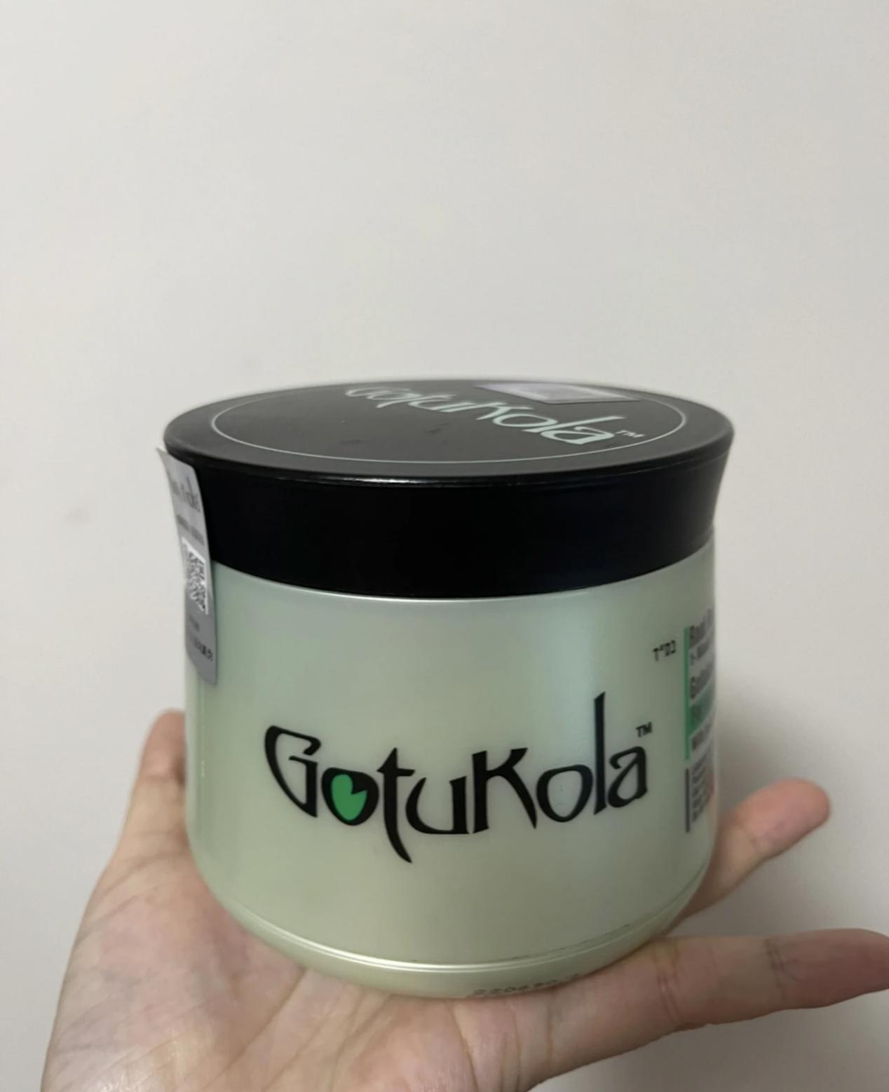 Is the dog hair mask good to use and smell good? Gotukola, Shimi, and ...