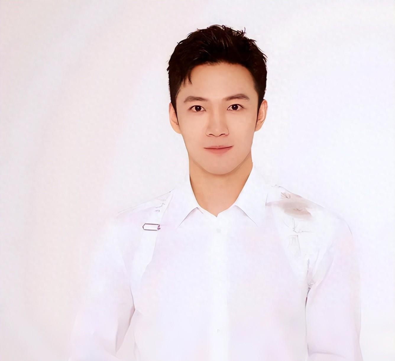 Zhang Tao, the most handsome host of CCTV: In addition to good looks ...