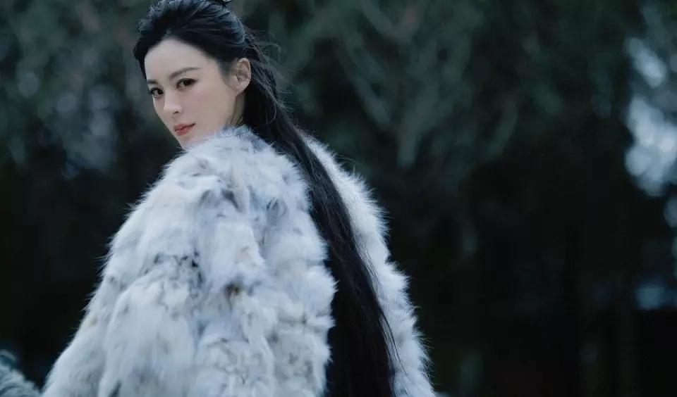 Qi Ye Xue Mao Lin Lin appeared, interpreting the natural charm, and the ...