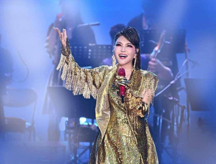 Young singer Tang Fei will give full support to Ulan Tuya's "Flowers ...