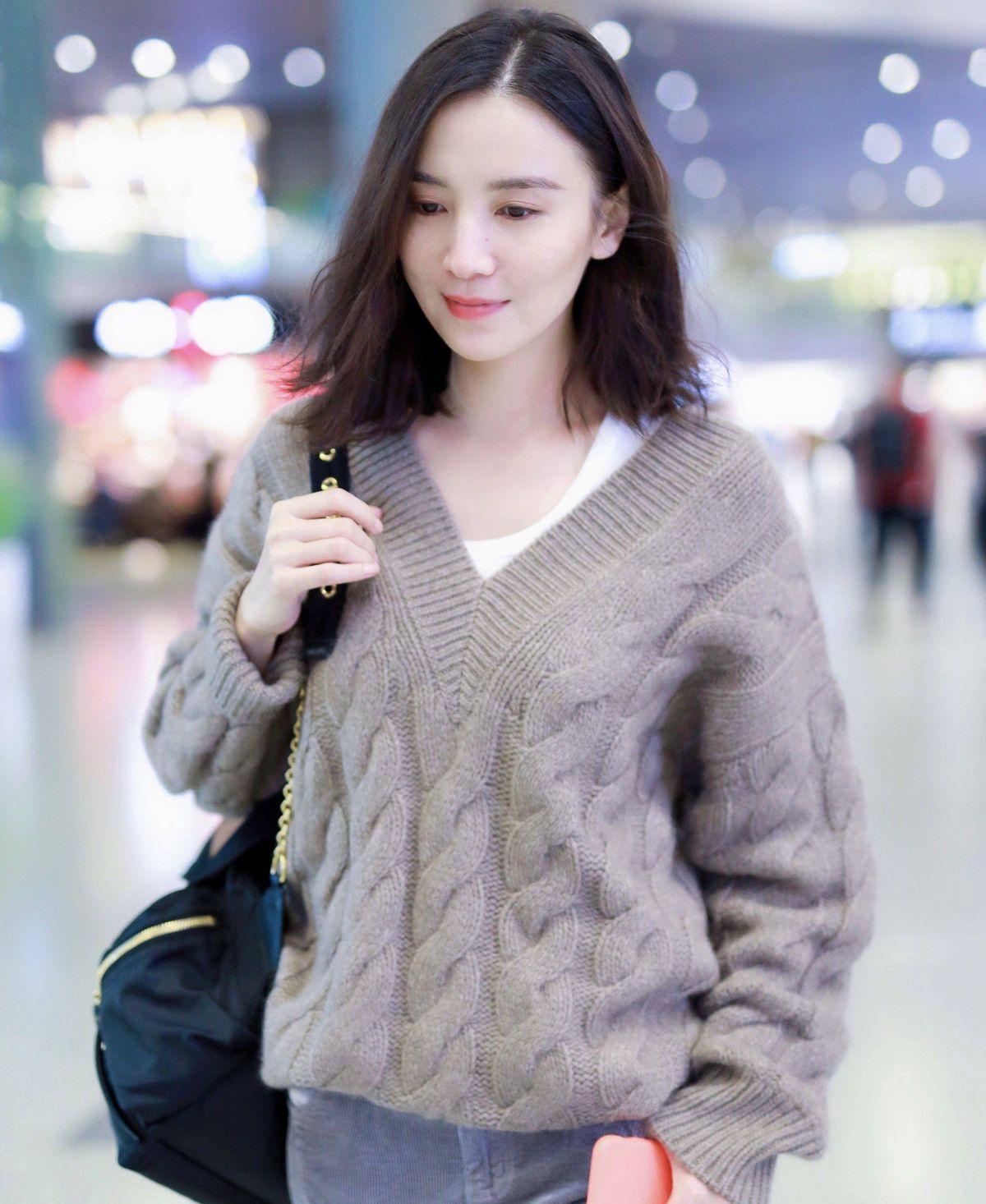 Song Jia, who dares to wear and show off, has not yet put on a wedding ...