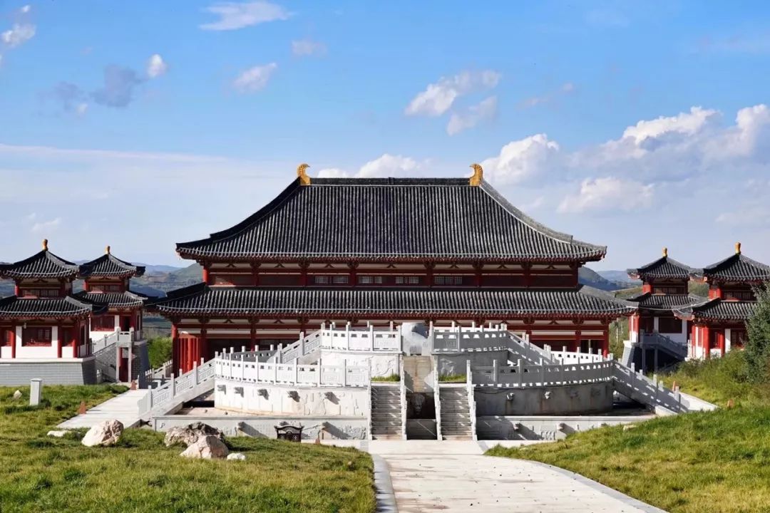 All things are born in spring, what color is Dingxi? - iNEWS