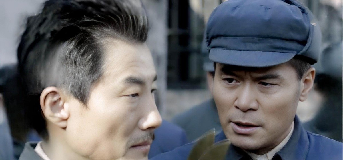When Xu Yuanju scolded Liu Anguo, Wu Jingzhong would slap him and say ...