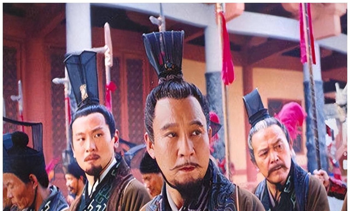 Dou Ying was imprisoned for saving Guan Fu. In order to protect himself ...