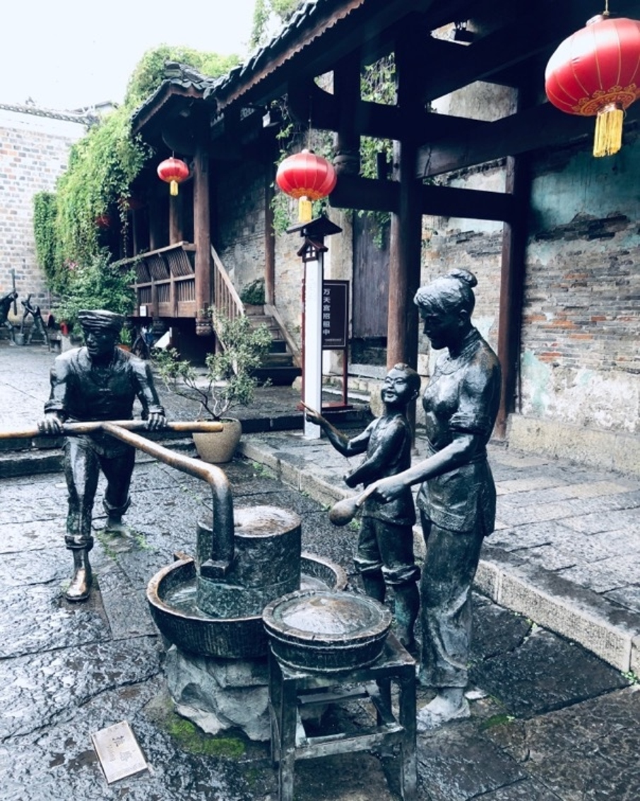 Bazhong inheritance of light and shadow: historical giants and ...