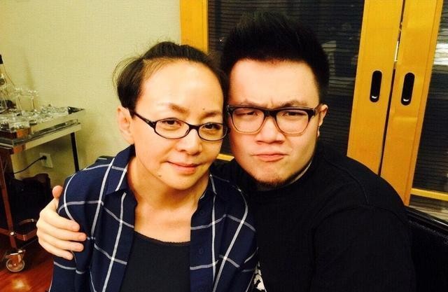 In 1993, Yingda got rid of Song Dandan as he wished and married Liang ...