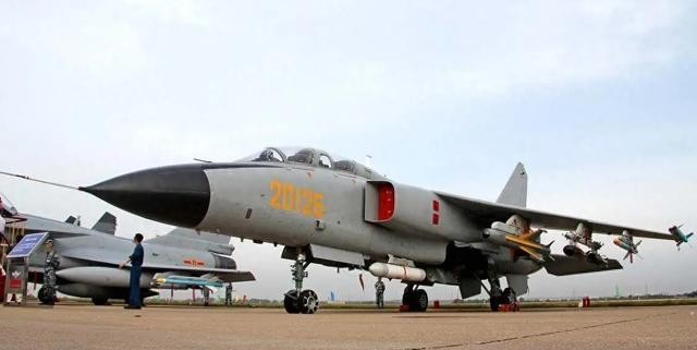 Second-generation aircraft pilots retraining! They may switch from J-7 ...