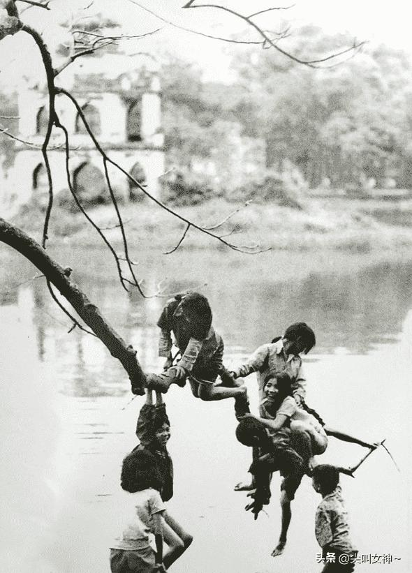 Old photos of World War II: Female collaborators in the German-occupied ...