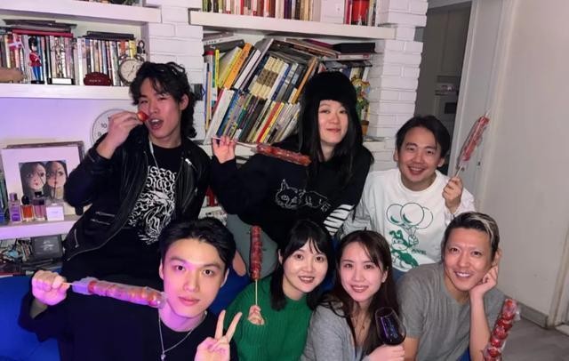 28-year-old Guo Qilin appeared in a low-key manner at Huang Lu's family ...