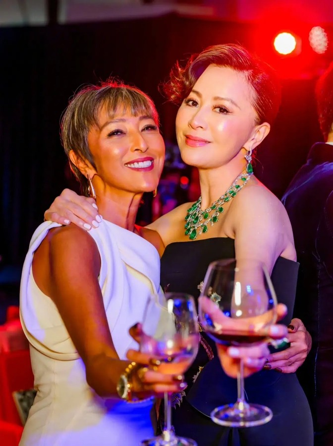 Carina Lau and Pansy Ho compete for beauty! Is Choi Siwon getting fat? The Mid-Autumn Festival ...