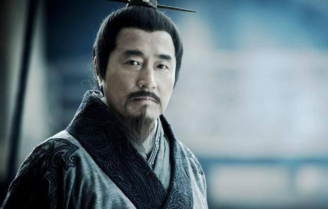 What kind of person is Xiao He? Why is it said that "Success and failure are both due to Xiao He ...