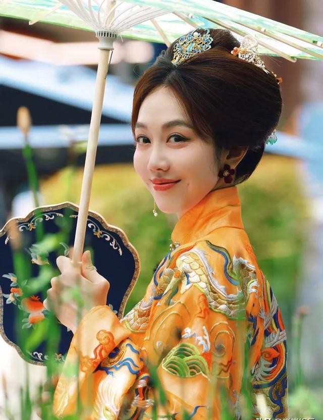 A big PK of Hanfu in Chinese restaurants: Jiang Yan's gentleness and ...